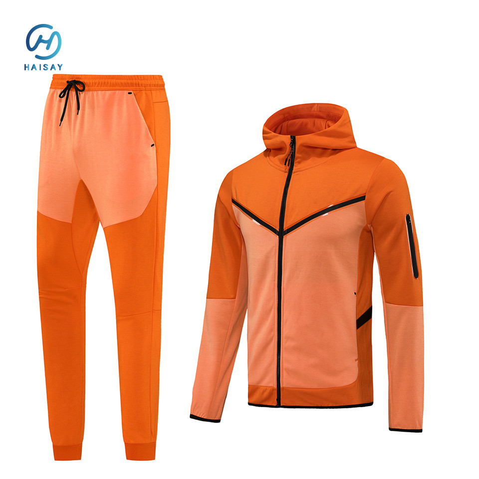 Customized Logo Polyester Football Training Tracksuit in Team Colors ...